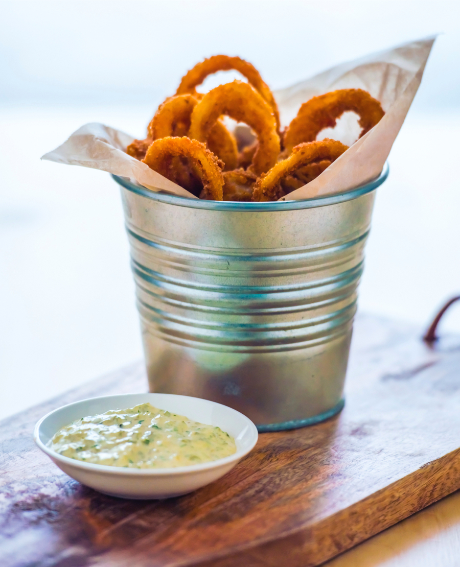 Zelf crispy onion rings (uienringen) maken - Culy.nl