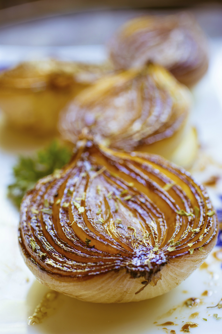 Gepofte uien voor op de barbecue - Culy