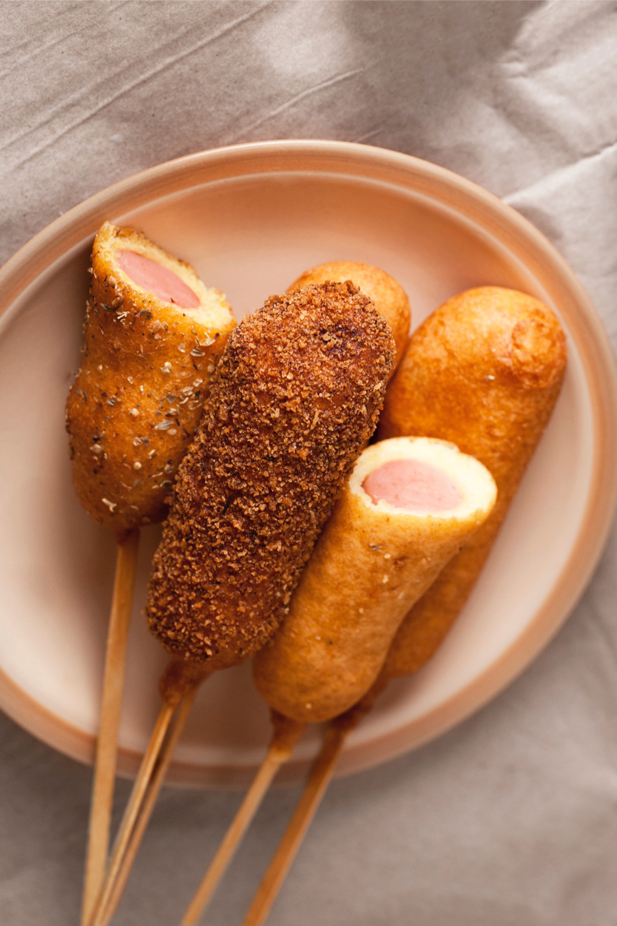 Een American favorite: corn dogs - Culy