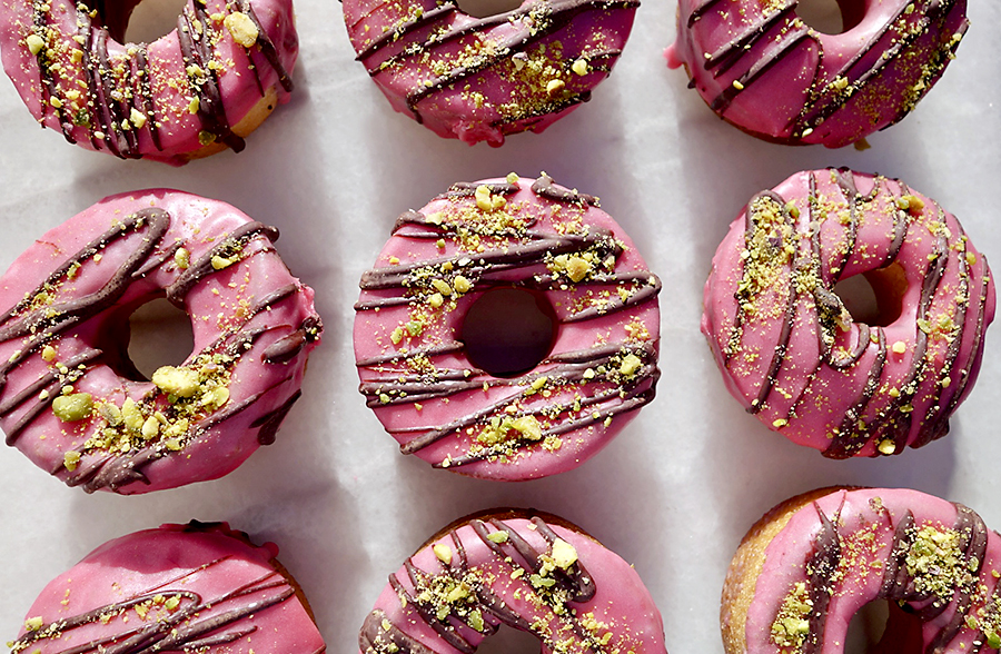 Bij KEK in Delft eet je nu ook vegan donuts - Culy