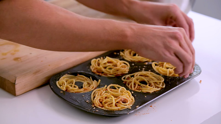 Video: Donal Skehan maakt pasta donuts - Culy