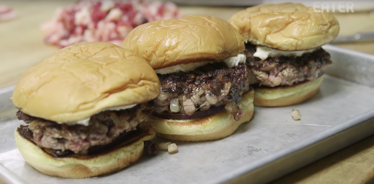 Video: kun je thuis een dry-aged burger maken in 10 dagen? - Culy