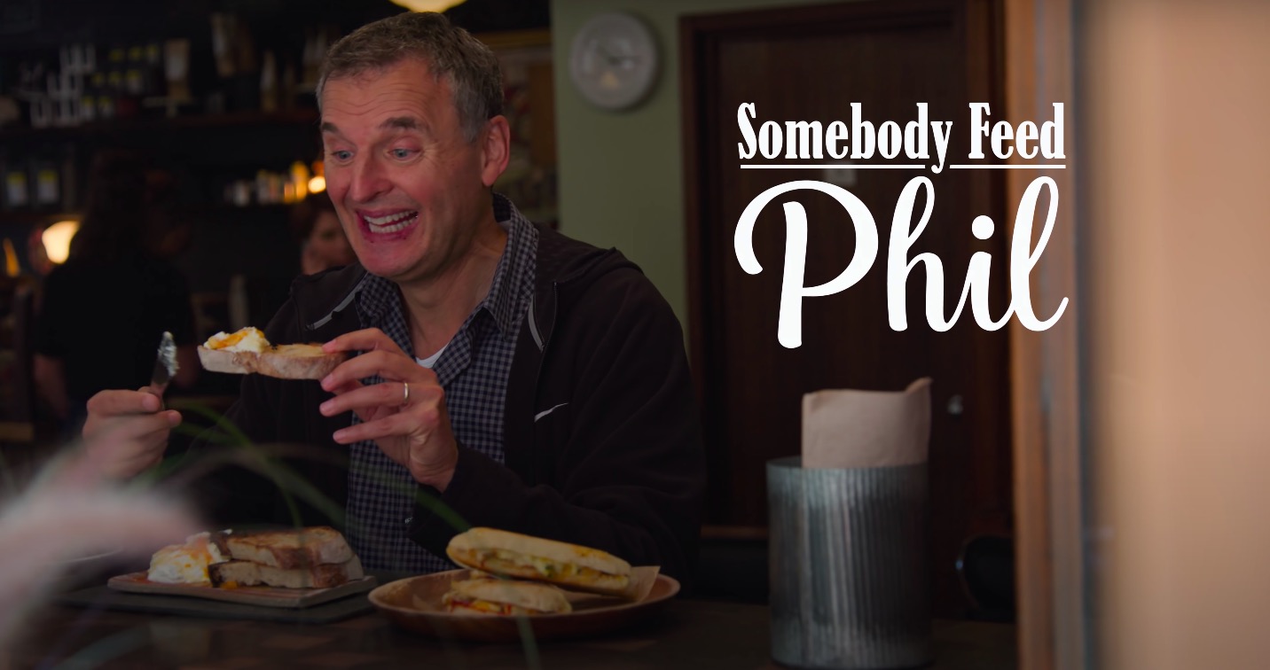 Waarom de Netflix-serie Somebody Feed Phil ons - juist nu - zoveel ...