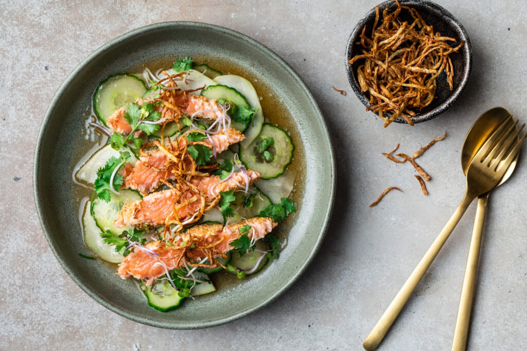 Culy Homemade: zalm tataki met knapperige gember en ponzu - Culy