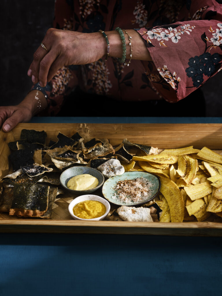 Snelle zeewierchips uit Cocina Nikkei (+ video!) - Culy