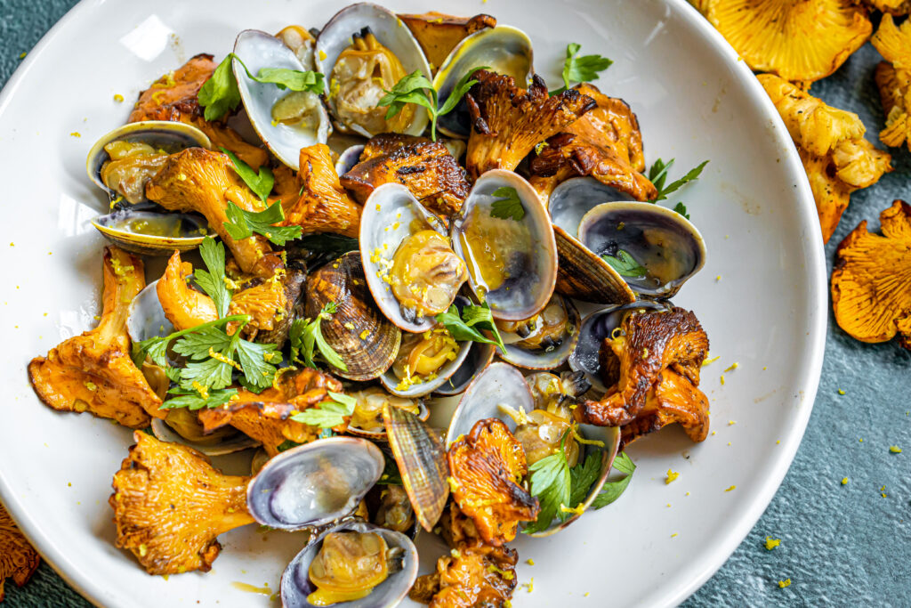 Vongole met cantharellen en witte wijn - Culy