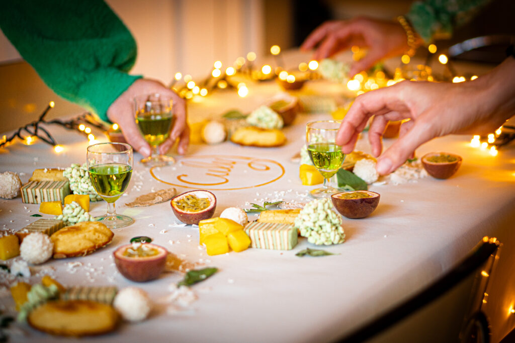 Culy's grand dessert voor kerst: balagan-stijl (over de hele tafel) - Culy