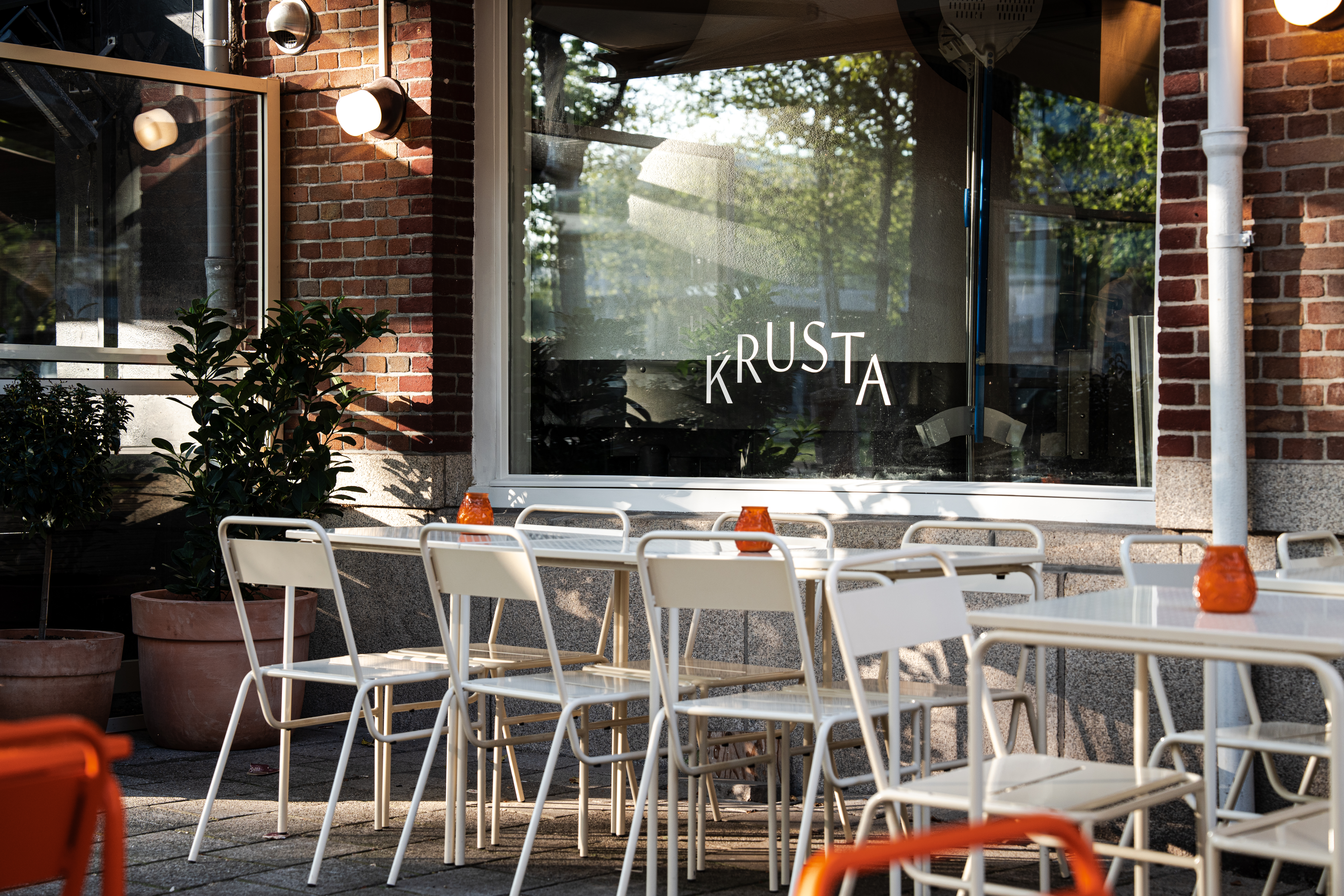 Krusta in Amsterdam serveert verrassende Zuid-Europese pizza's - Culy