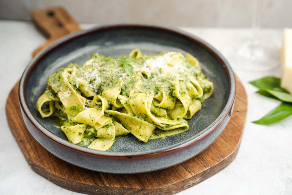 Snelle pasta met pesto van daslook - Culy
