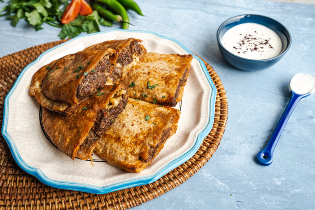 Hawawshi recept (gevulde Egyptische pita met gehakt) - Culy