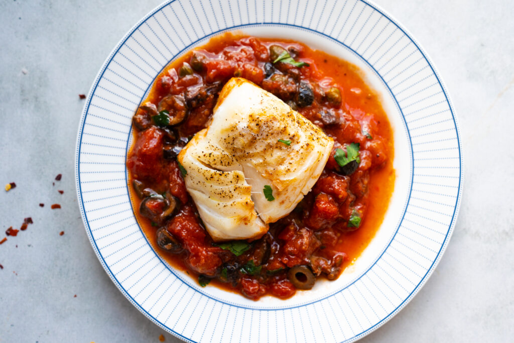 Makkelijk puttanesca recept met kabeljauw uit de oven - Culy