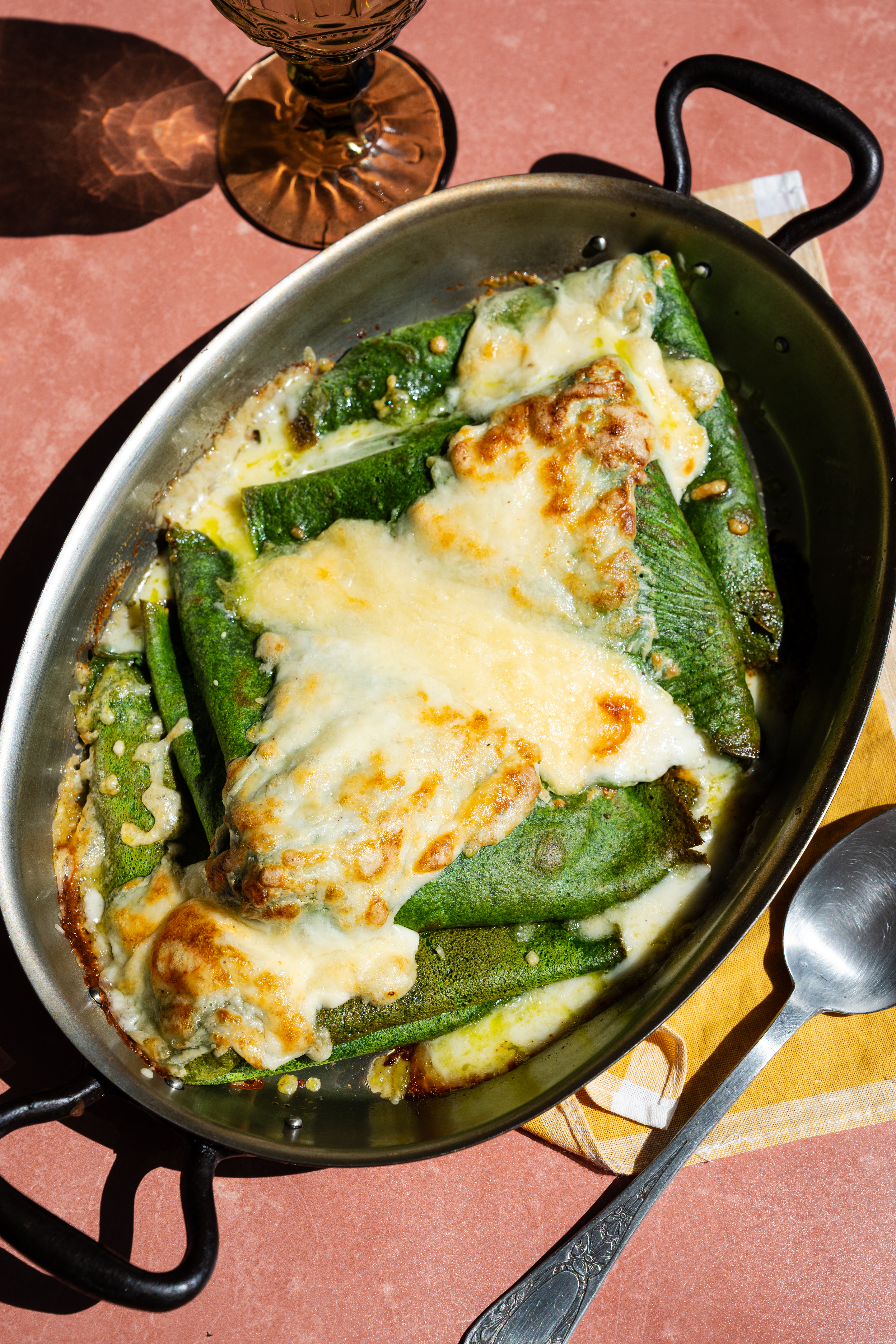 Italiaanse crespelle met spinazie, ham, kaas en bechamelsaus - Culy